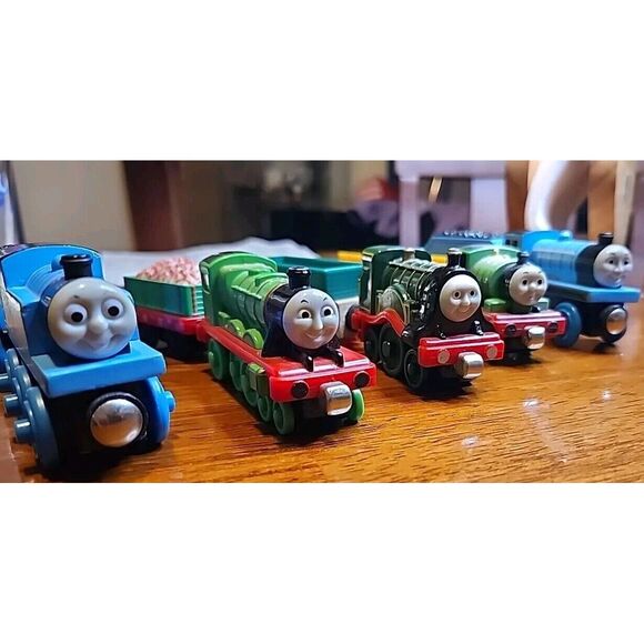 Toys | Thomas And Friends Set Lot Of 1 Wooden For Display Only Thomas ...